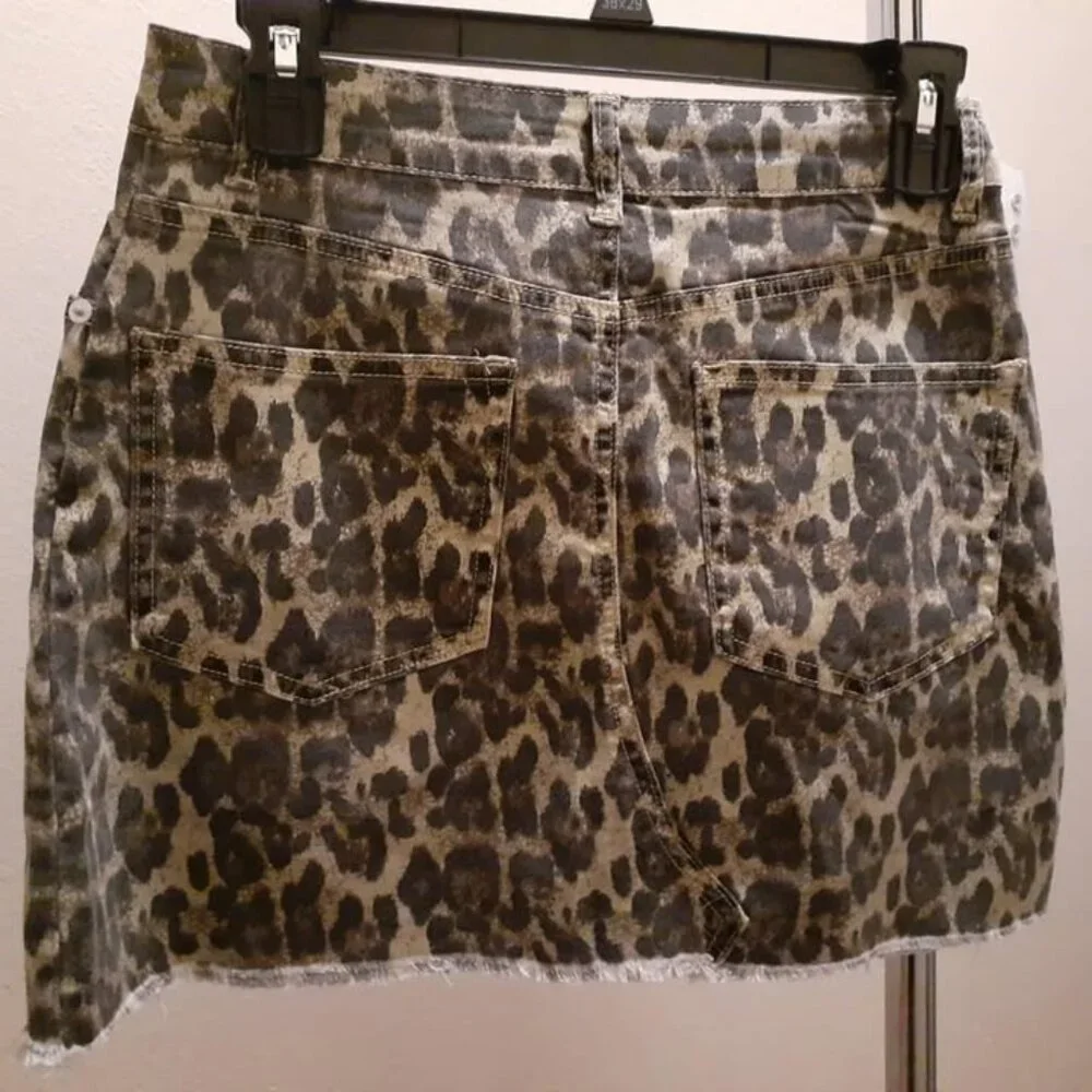 DAVI & DANI | Skirts | Davi Dani Leopard Print Skirt | Poshmark